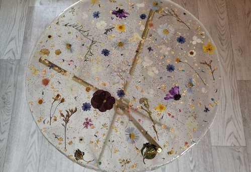 Кофейный столик с цветами из эпоксидной смолы
