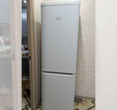 Холодильник бу hotpoint-ariston RMB 1185