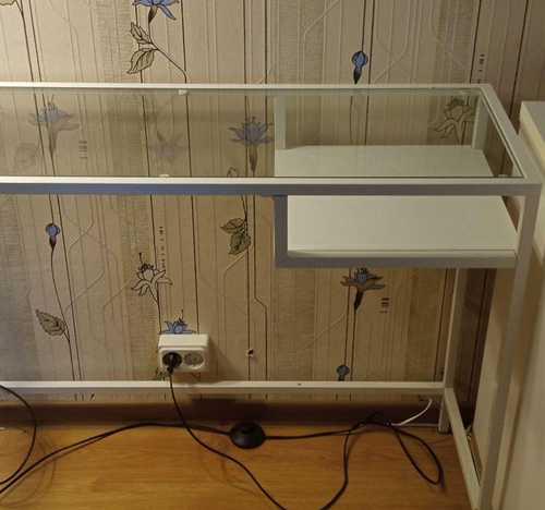 Стол IKEA витше