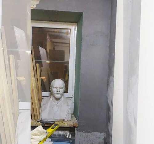 Ленин в металле