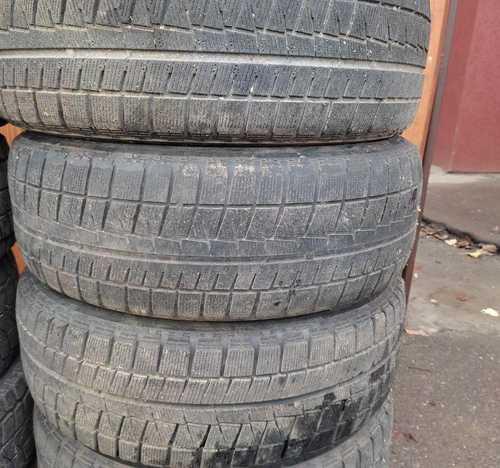 Bridgestone Blizzak Revo GZ 215/60 R16 95S