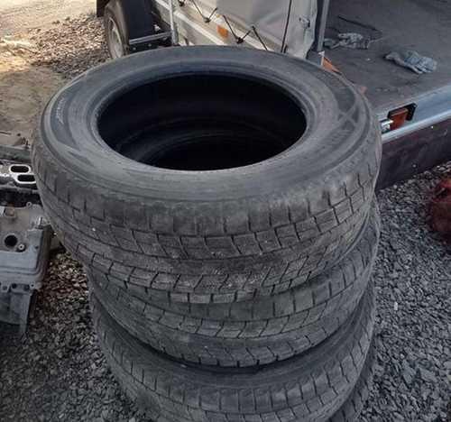 Dunlop Winter Maxx SJ8 225/65 R17