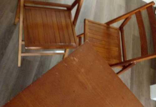 Стол и два стула из массива дерева складные