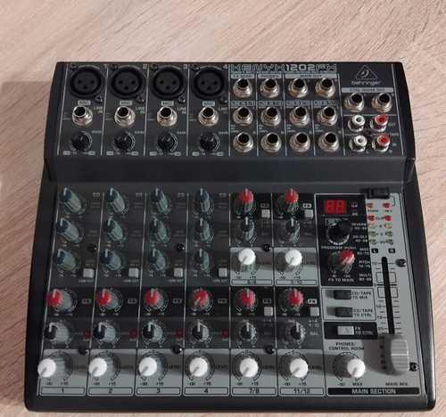 Микшерный пульт Behringer xenyx 1202FX