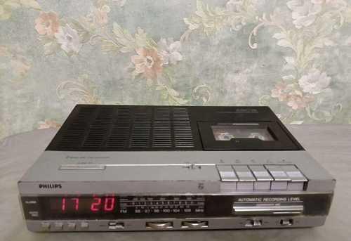 Philips ARC-16. 1981 кассетник радио 88-108 часы