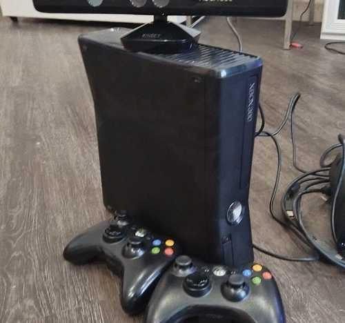 Xbox 360 S + kinect + 2 геймпада