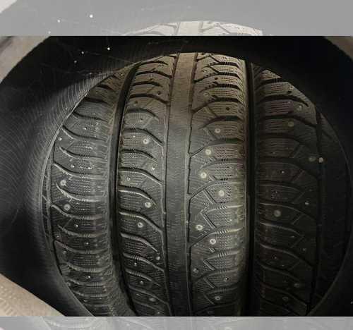 Bridgestone Ice Cruiser 7000 225/65 R17