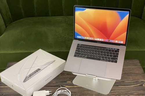 Топовый MacBook Pro 15 г.в 2019 i7 16GB 512GB