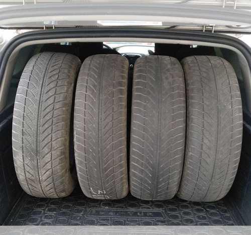 Goodyear UltraGrip 8 Performance 205/65 R16 95