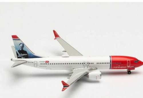 535229 Самолет Norwegian Air Shuttle Boeing 737 M