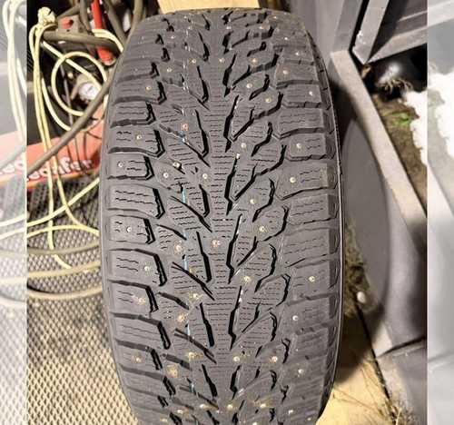 Kumho WinterCraft Ice Wi32 235/45 R18