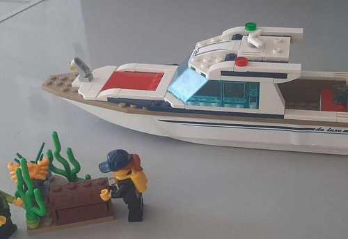 Катер/Яхта для дайвинга lego