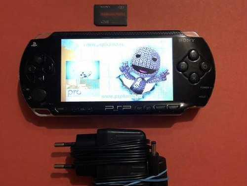 Sony PSP 1004 fat 2gb всё работает
