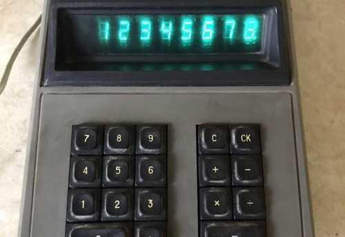 Калькулятор электроника Б3.02 с историей