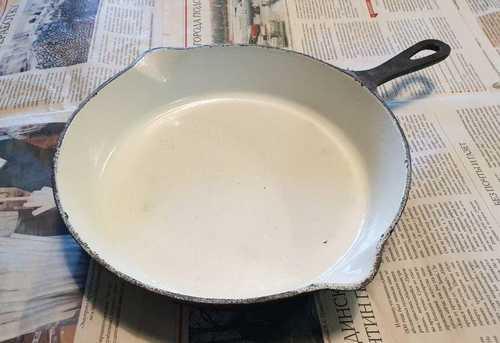 Глубокая чугунная сковорода 25 см. эмаль из СССР
