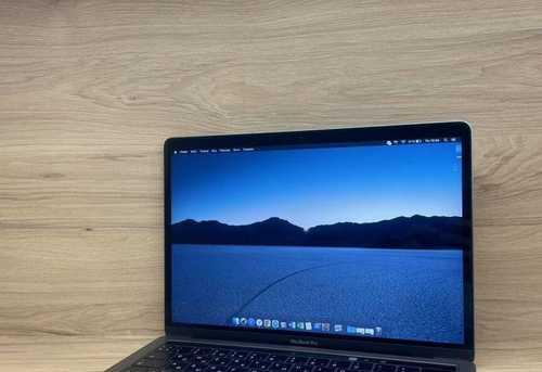 Macbook Pro 13 2017 touch bar 8/256Gb Space Gray