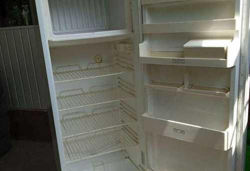 Холодильник, шкаф, стойка
