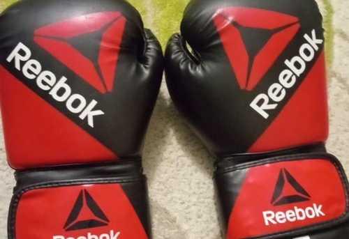 Перчатки для кикбоксинга и бокса