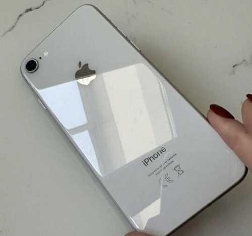 iPhone 8, 64 ГБ