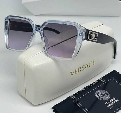 Солнцезащитные очки Versace