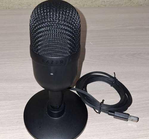 Микрофон Razer Seiren Mini черный