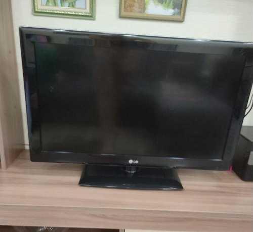 Телевизор LG 32LK530. 32 дюйма