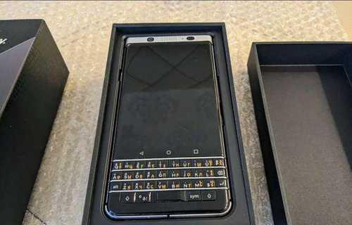 Телефон BlackBerry keyone