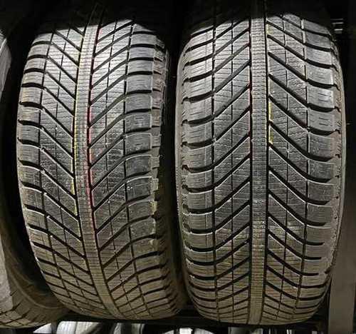 Goodyear Vector 4Seasons 235/55 R17 99V