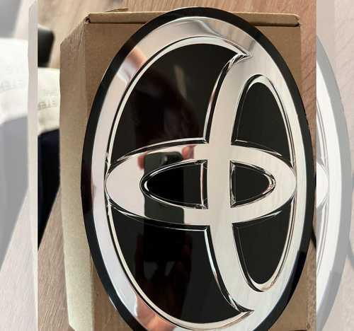Эмблема Toyota land cruiser 200 / prado 150