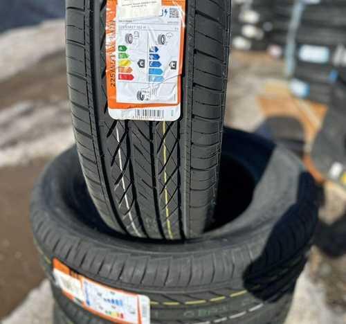 Tracmax X-Privilo H/T 225/55 R17 102H