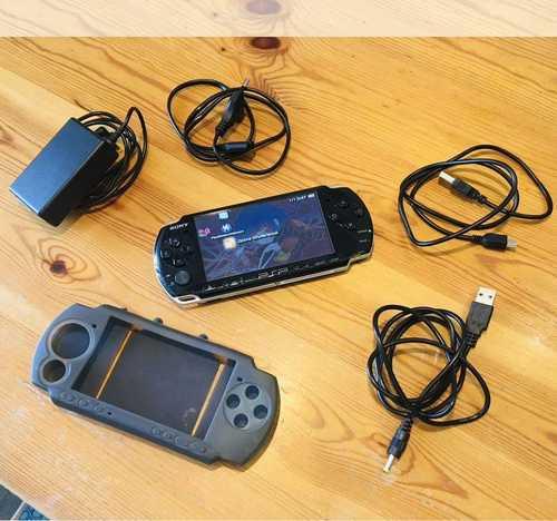 Sony Psp 3008 прошитая 32 гб (более 50 игр)