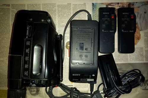 Видеокамеры VHS Sony, Panasonic + аксессуары