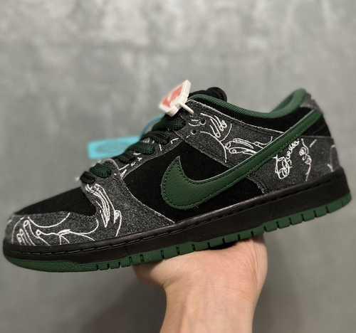 Nike dunk SB x There Skateboards