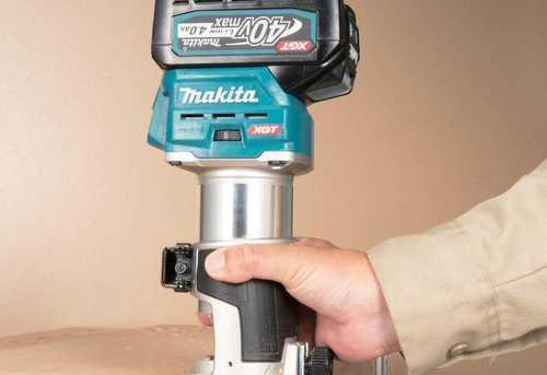 Аккумуляторный кромочный фрезер XGT Makita RT001GZ