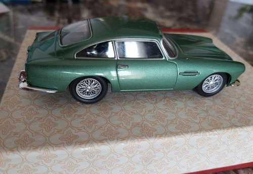 Коллекционная Машина Aston Martin 1:43