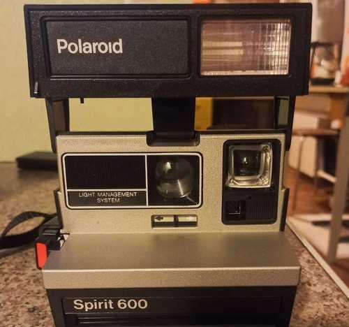 Фотоаппарат polaroid 600