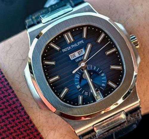 Часы Patek Philippe nautilus annual calendar