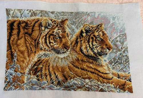 Готовая вышивка крестом "Амурские тигры"