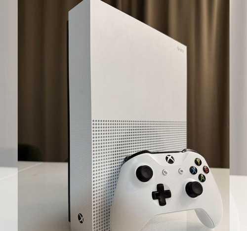 Xbox one s 1tb (1 Терабайт)