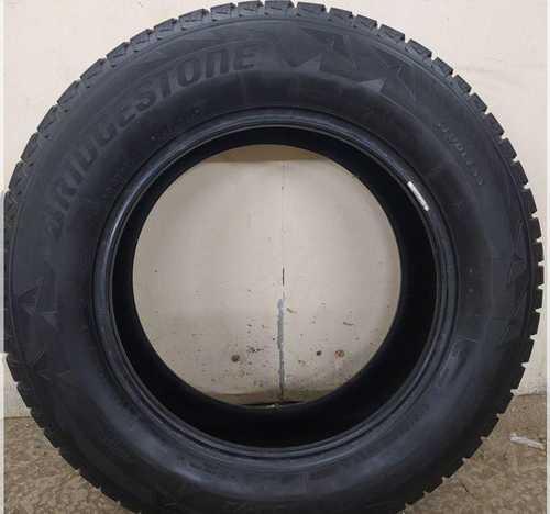 Bridgestone Blizzak DM-V2 235/65 R17