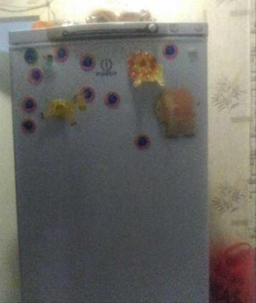 Холодильник бу. indizit