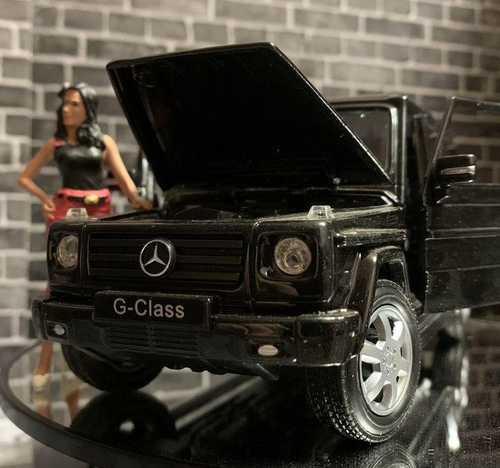 Модель 1/24 Mercedes G500 "Гелик"