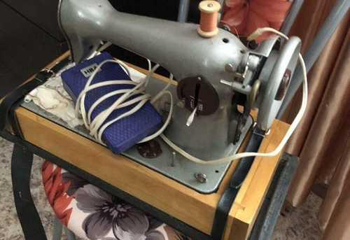 Швейная машина Подольск с электроприводом