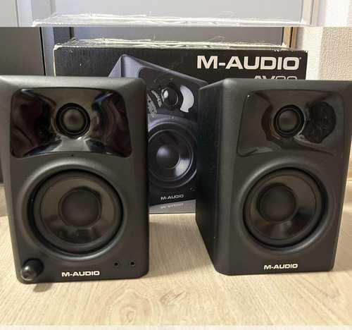 Студийные мониторы M-Audio AV32 Пара