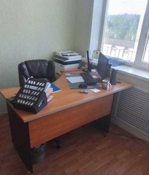 Стол офисный угловой
