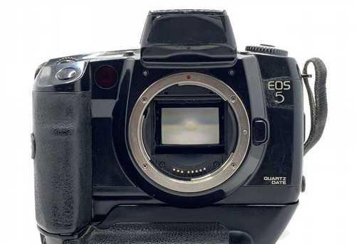 Зеркальный фотоаппарат Canon EOS 5