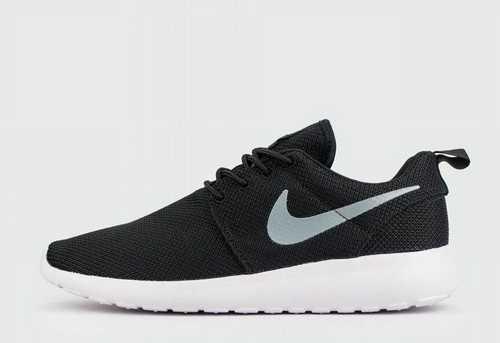 Кроссовки Nike Roshe Run Black / White
