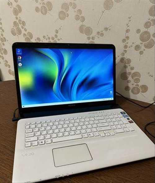 Большой Sony Vaio SVE17 Core i3/4/640/1gb/17.3"