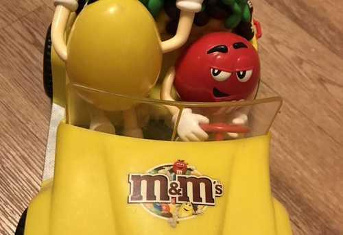 Машинка m&ms