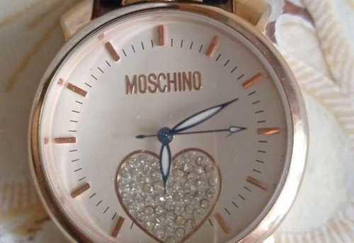 Часы наручные женские moschino